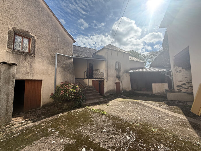 Maison à vendre - La Salvetat-Peyralès - 6 pièces - 4 chambres