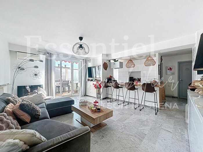 Appartement à vendre - Cagnes-sur-Mer, La Gare, Les Plans, Hippodrome - 2 pièces - 1 chambre