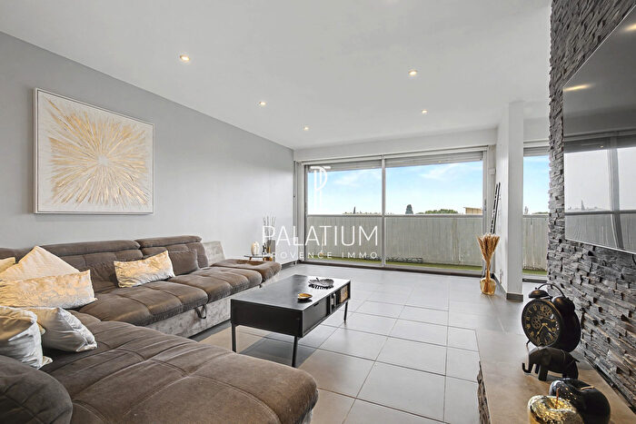 Appartement à vendre - Salon-de-Provence - 4 pièces - 1 chambre