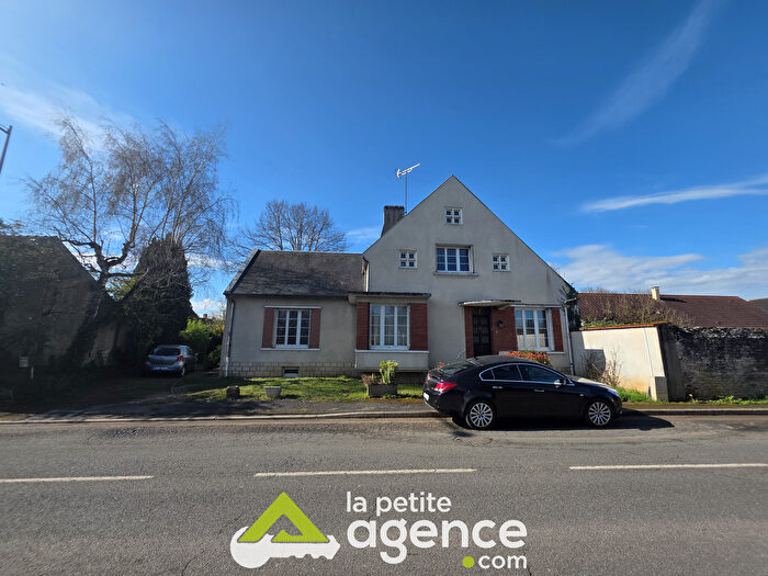 Maison à vendre - Dun-sur-Auron - 8 pièces - 5 chambres