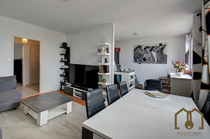 Appartement à vendre - Villeurbanne, Poudrette, Les Brosses - 4 pièces - 2 chambres