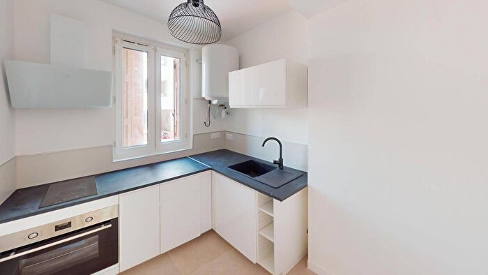 Colline des Pères-Tardy, Saint-Étienne : Appartement 2 pièces à louer