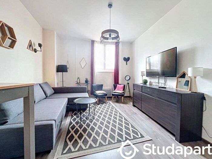 Appartement à louer - Centre Ville, Reims - 1 pièce - 1 chambre