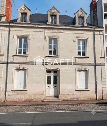 Maison 10 pièces à Châtellerault, Centre-ville, à vendre
