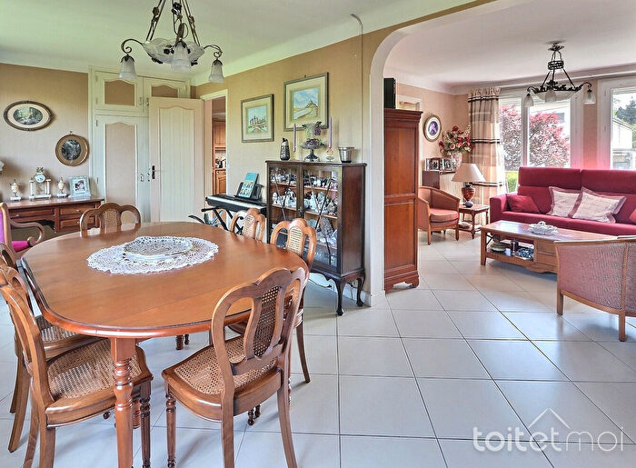 Maisons à vendre et appartements à louer - 3
