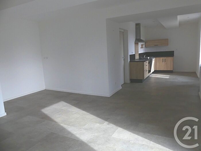 Maison à louer - Cosmes - 4 pièces - 3 chambres