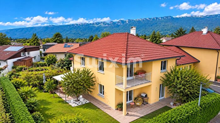 Maison 5 pièces à Saint-Genis-Pouilly, à vendre