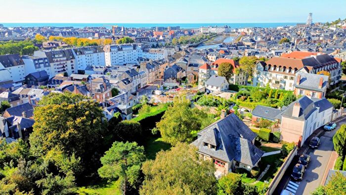 Maison 8 pièces à vendre - Trouville-sur-Mer, Aguesseau, Epines