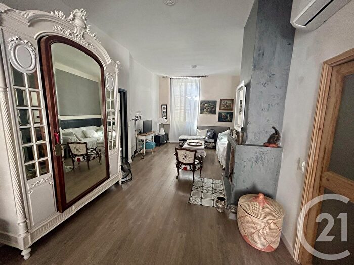 Maisons à vendre et appartements à louer - 1