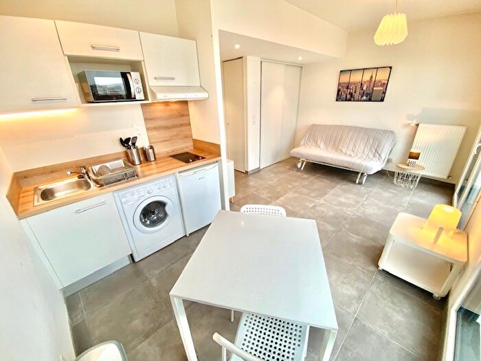 Appartement à louer - Villeurbanne, Perrallière - 1 pièce