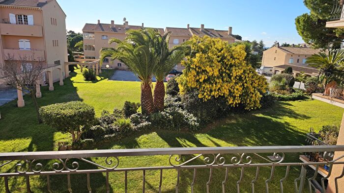 Appartement à louer - Carqueiranne - 3 pièces - 2 chambres