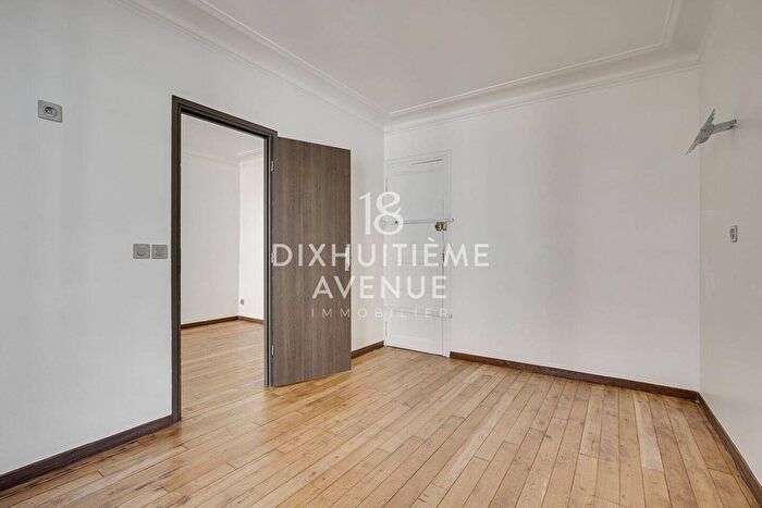 Appartement à louer - Clignancourt-Jules Joffrin, Paris ème arrondissement - 2 pièces - 1 chambre