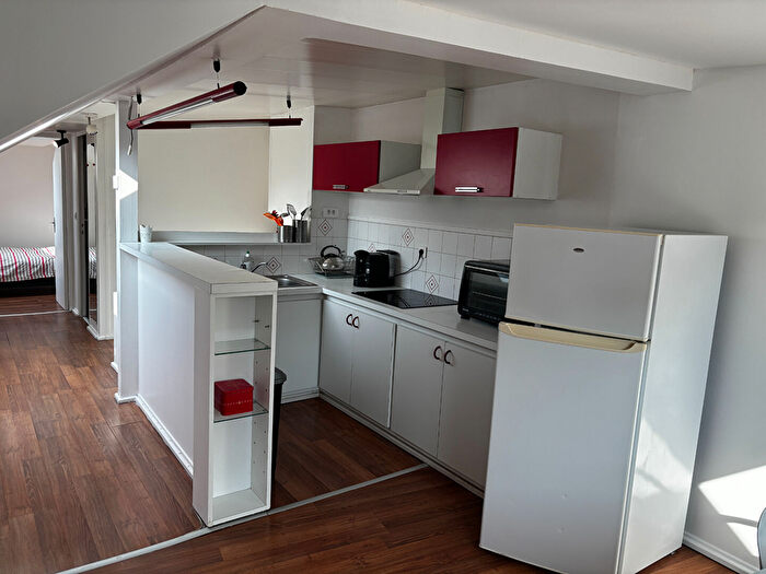 Appartement à louer - Reims, Centre-ville - 2 pièces - 1 chambre