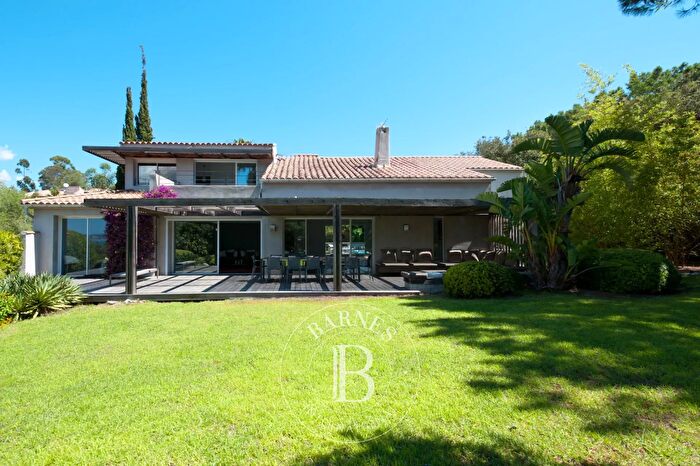 Maison à vendre - Lecci - 9 pièces - 6 chambres