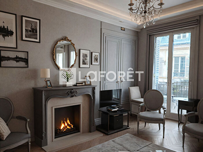 Appartement à vendre - Paris e , Saint-Vincent de Paul, Lariboisière - 5 pièces - 2 chambres