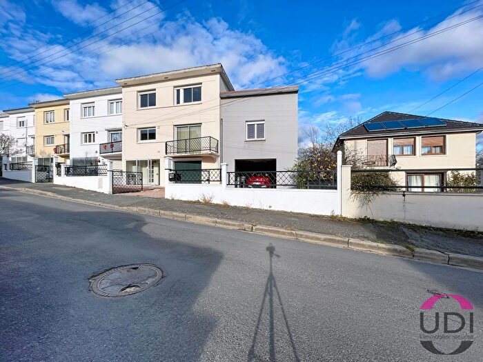 Maison à vendre - Montluçon, Marais, Dunlop, La Loue - 6 pièces - 5 chambres