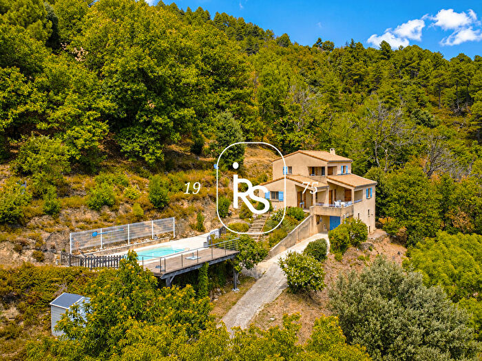 Maison 4 pièces à vendre à Saint-André-Lachamp