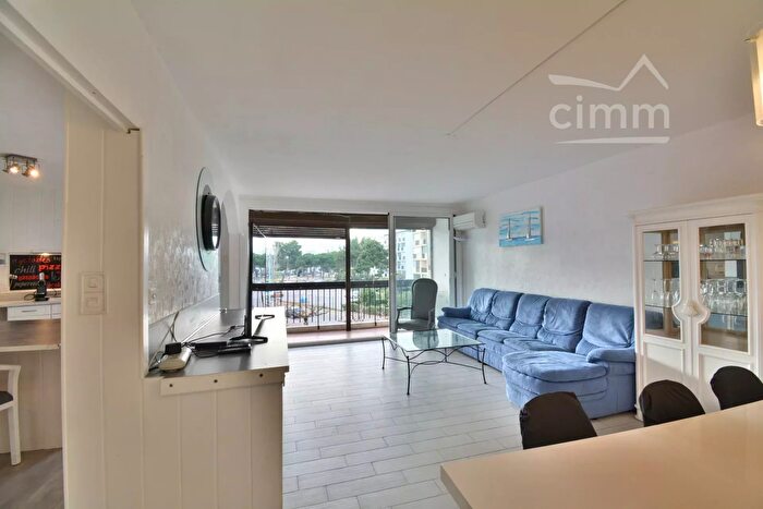 Appartement à vendre - Saint-Cyprien, Le Port - 4 pièces - 3 chambres