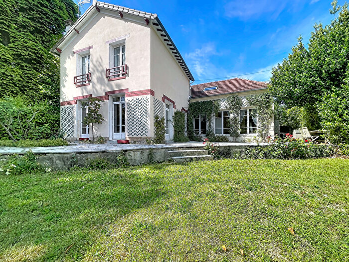 Maison 8 pièces à vendre à Chatou, Est