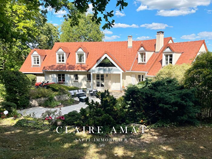 Maison 9 pièces à Septeuil, à vendre