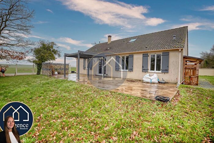 Maison à vendre - Vérigny - 6 pièces - 5 chambres