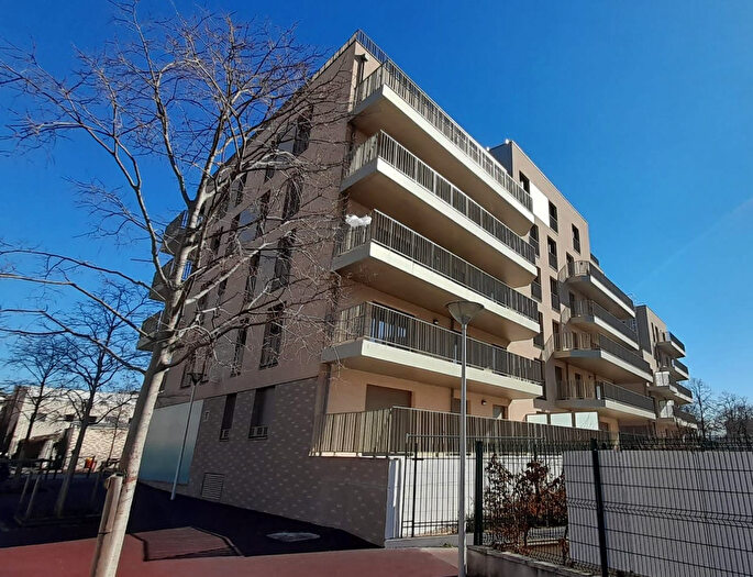 Appartement 4 pièces à louer à Nanterre, Petit Nanterre