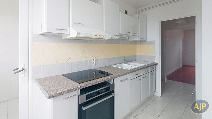 Appartement à louer - Luçon - 4 pièces - 2 chambres