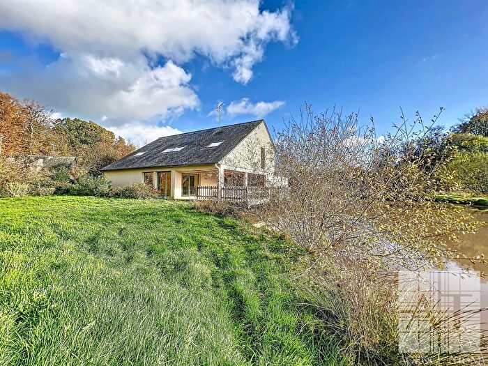 Maison à vendre - Saint-Ellier-du-Maine - 6 pièces - 3 chambres