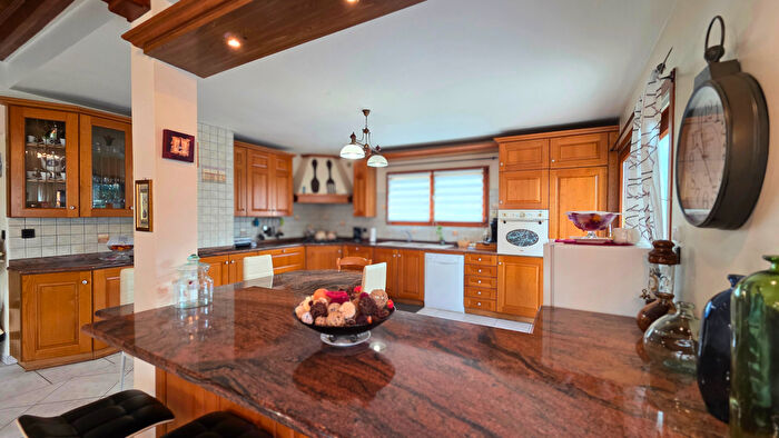 Maison à vendre - Cluses - 5 pièces - 4 chambres