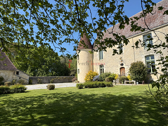 Maison 13 pièces à Sérigny, à vendre