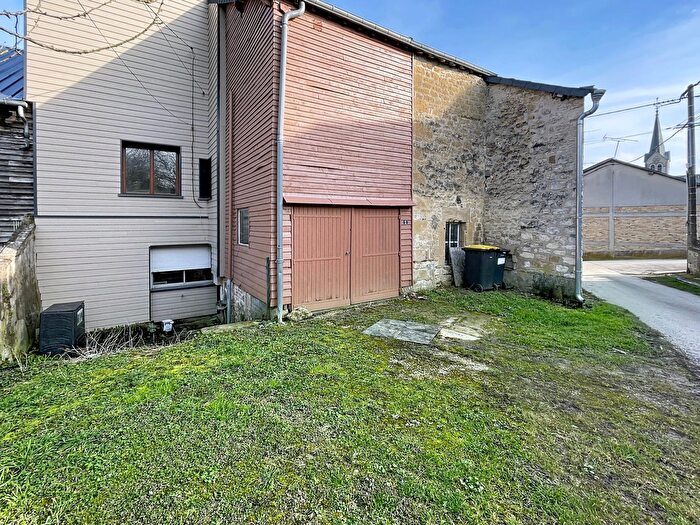 Maison 7 pièces à Chesnois-Auboncourt, à vendre