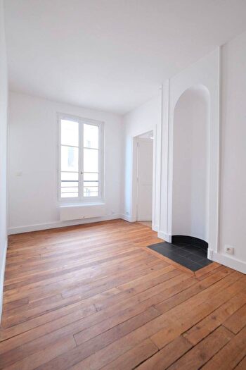 Appartement à louer - Goutte dOr-Château Rouge, Paris ème arrondissement - 2 pièces - 1 chambre