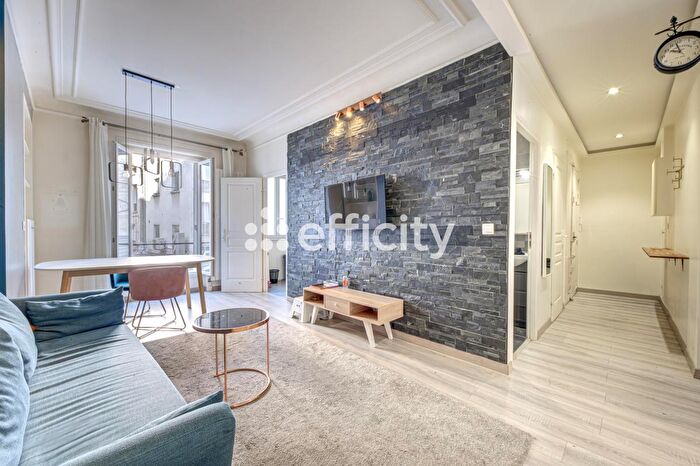 Appartement 3 pièces à Paris 18ème, Barbès, Château Rouge, à vendre