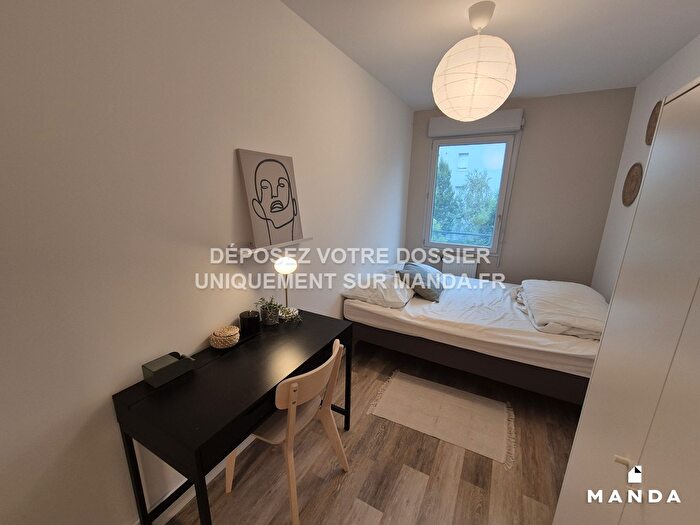 Appartement à louer - Vénissieux, Joliot Curie - 4 pièces - 1 chambre