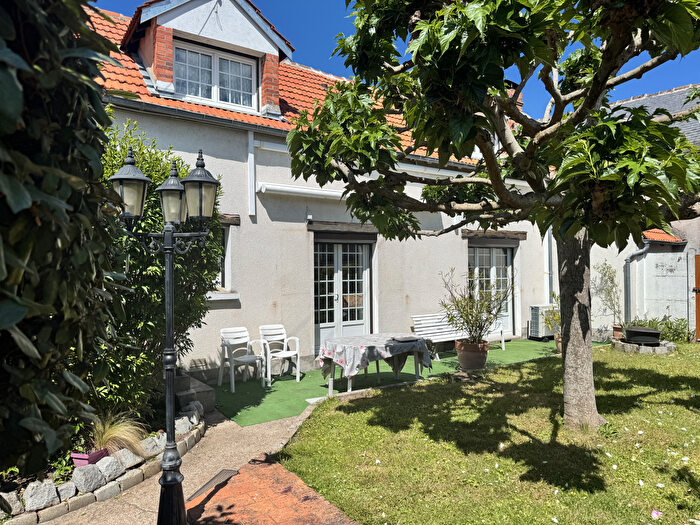 Maison à vendre - Olivet, Centre-ville - 3 pièces - 2 chambres