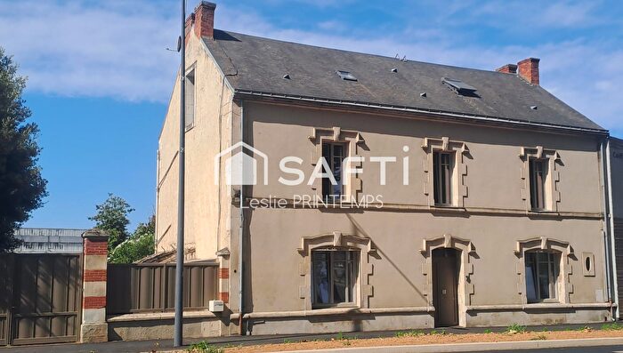 Maison 10 pièces à Fontenay-le-Comte, Saint-Médard des Près, Boisse, à vendre