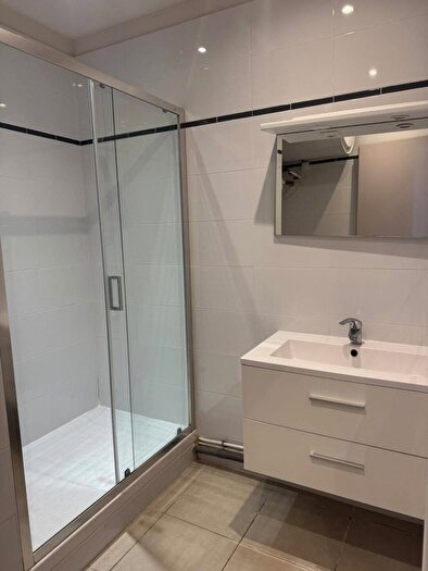 Appartement à louer - Notre Dame du Mont, Marseille ème arrondissement - 1 pièce