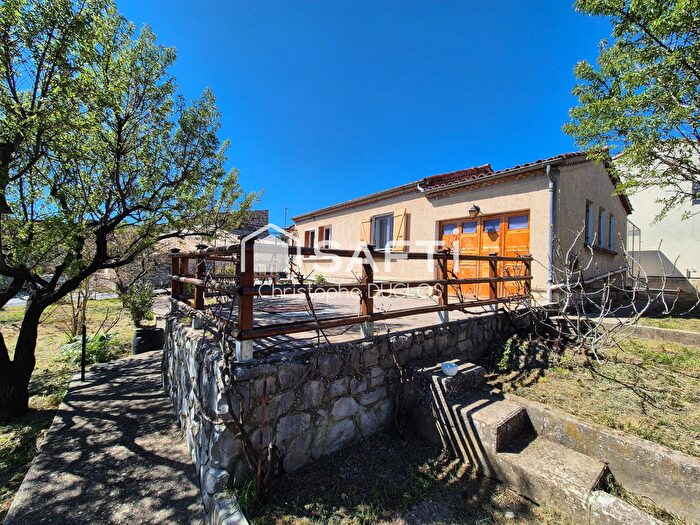 Châteauneuf-Val-Saint-Donat : Maison 4 pièces à vendre
