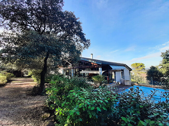 Maison à vendre - Bagnols-sur-Cèze, Berret, Euze - 6 pièces - 5 chambres