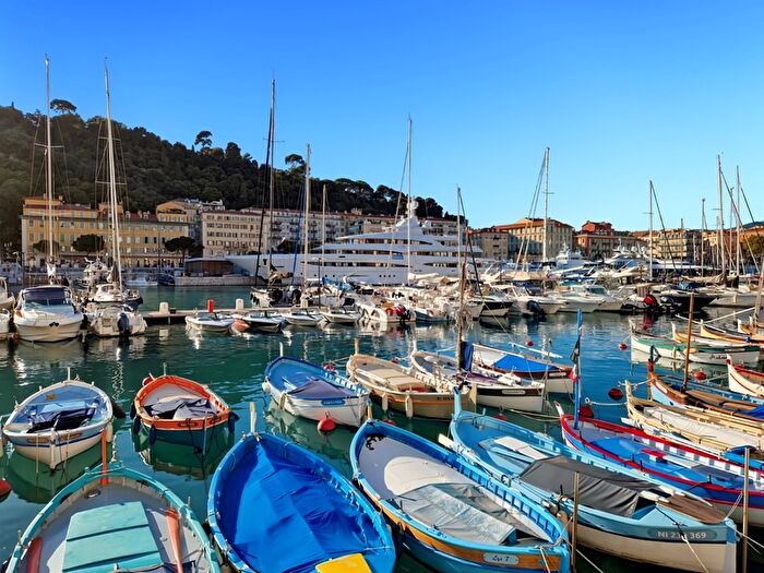 Appartement à vendre - Nice, Le Port - 2 pièces - 1 chambre