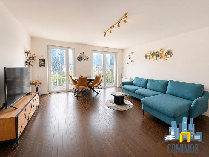 Courbevoie, Hôtel de ville : Appartement 4 pièces à vendre