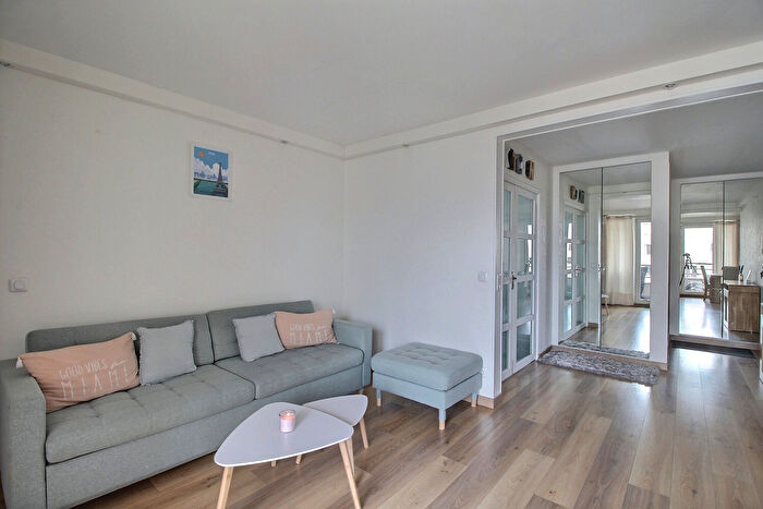 Appartement à louer - Montigny-le-Bretonneux, Le Pas du Lac - 4 pièces - 3 chambres