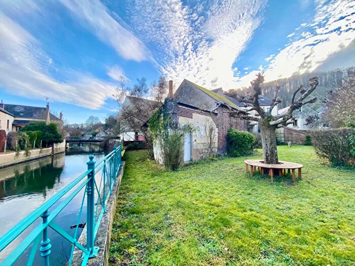 Maison à vendre - La Chartre-sur-le-Loir - 10 pièces - 6 chambres