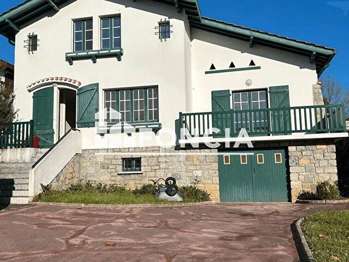 Maison à louer - Bourg Kechiloa, Urrugne - 5 pièces - 3 chambres