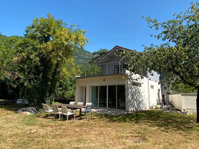 Maison à vendre - Veurey-Voroize - 5 pièces - 3 chambres