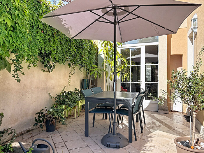 Fontenay-sous-Bois, Proche Bois de Vincennes, Rer A : Maison 6 pièces à vendre