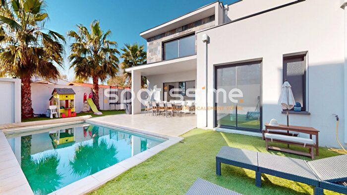 Maison à vendre - Agde, Le Grau dAgde - 5 pièces - 4 chambres