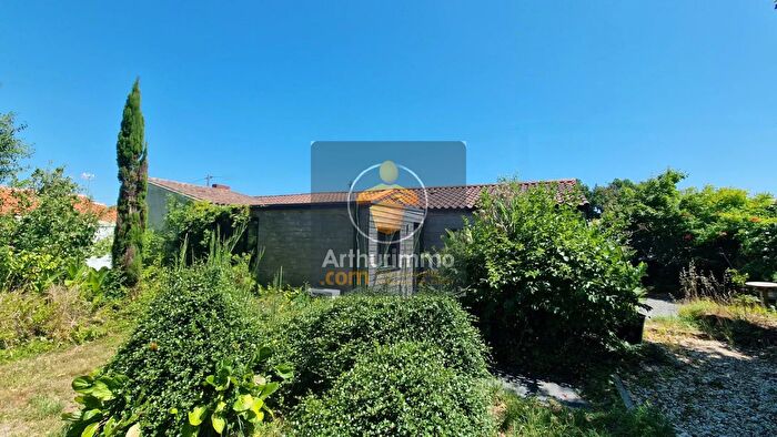 Maison à vendre - La Garnache - 6 pièces - 4 chambres