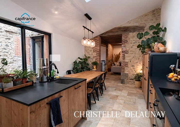 Maison à vendre - Laval, Les Fourches - 5 pièces - 2 chambres