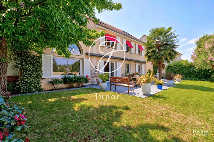 Maison 8 pièces à vendre à Croissy-sur-Seine